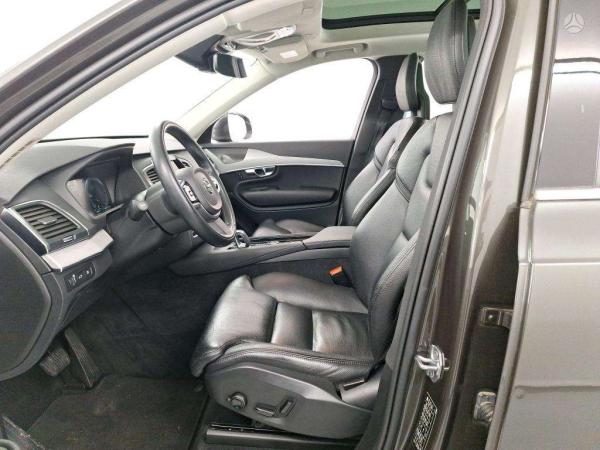 Grey Volvo XC90 2021 in Vilnius, with an engine capacity of 1.97 L and mileage of 140 thousand km for 34990 €, photo 6 on AUTOMOTO.COM.LV