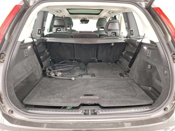 Grey Volvo XC90 2021 in Vilnius, with an engine capacity of 1.97 L and mileage of 140 thousand km for 34990 €, photo 10 on AUTOMOTO.COM.LV