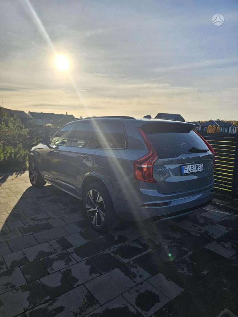 Grey Volvo XC90 2021 in Klaipeda, with an engine capacity of 1.97 L and mileage of 70 thousand km for 45500 €, photo 2 on AUTOMOTO.COM.LV
