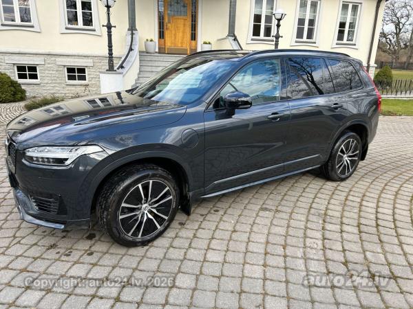 Grey Volvo XC90 2021 in Tallinn, with an engine capacity of 2.00 L and mileage of 82 thousand km for 44950 €, photo 3 on AUTOMOTO.COM.LV