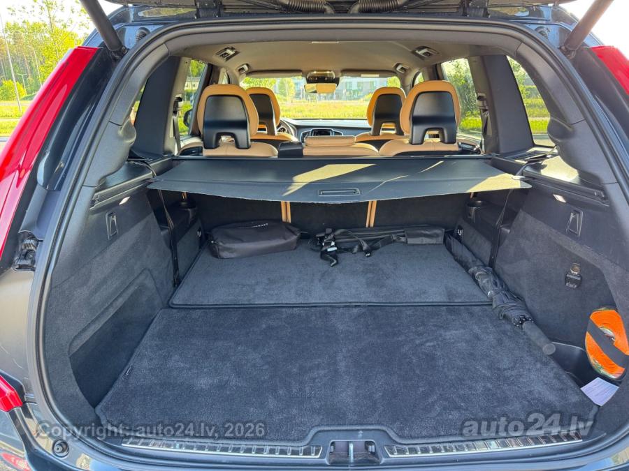Pelēks Volvo XC90 2021 Tallina, ar dzinēja tilpumu 2.00 L un nobraukumu 85 tūkst. km par 42900 €, foto 15 vietnē AUTOMOTO.COM.LV