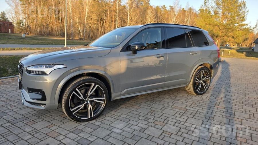 Grey Volvo XC90 2021 in Jelgava, with an engine capacity of 2.00 L and mileage of 160 thousand km for 37770 €, photo 1 on AUTOMOTO.COM.LV