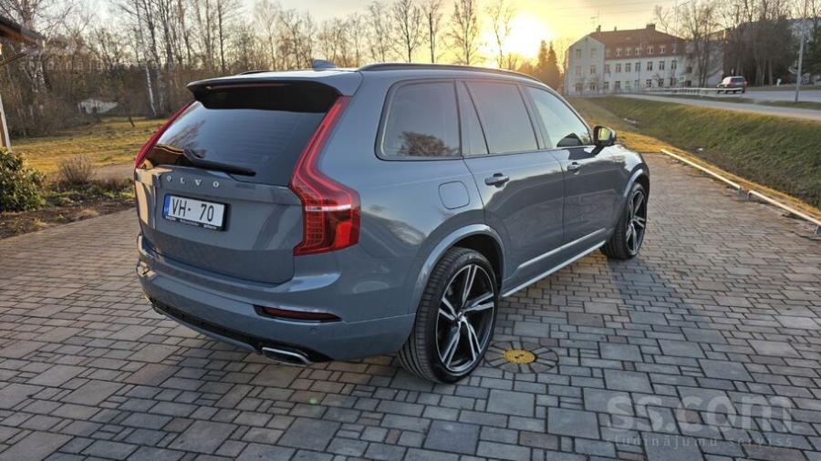 Grey Volvo XC90 2021 in Jelgava, with an engine capacity of 2.00 L and mileage of 160 thousand km for 37770 €, photo 7 on AUTOMOTO.COM.LV