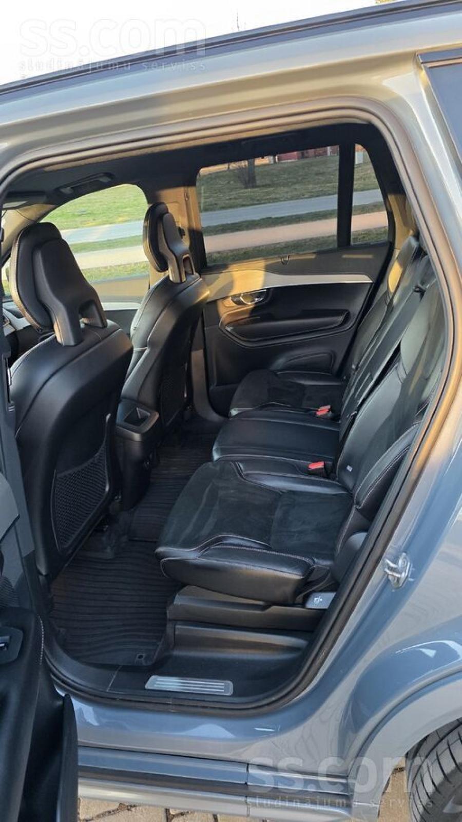 Grey Volvo XC90 2021 in Jelgava, with an engine capacity of 2.00 L and mileage of 160 thousand km for 37770 €, photo 13 on AUTOMOTO.COM.LV
