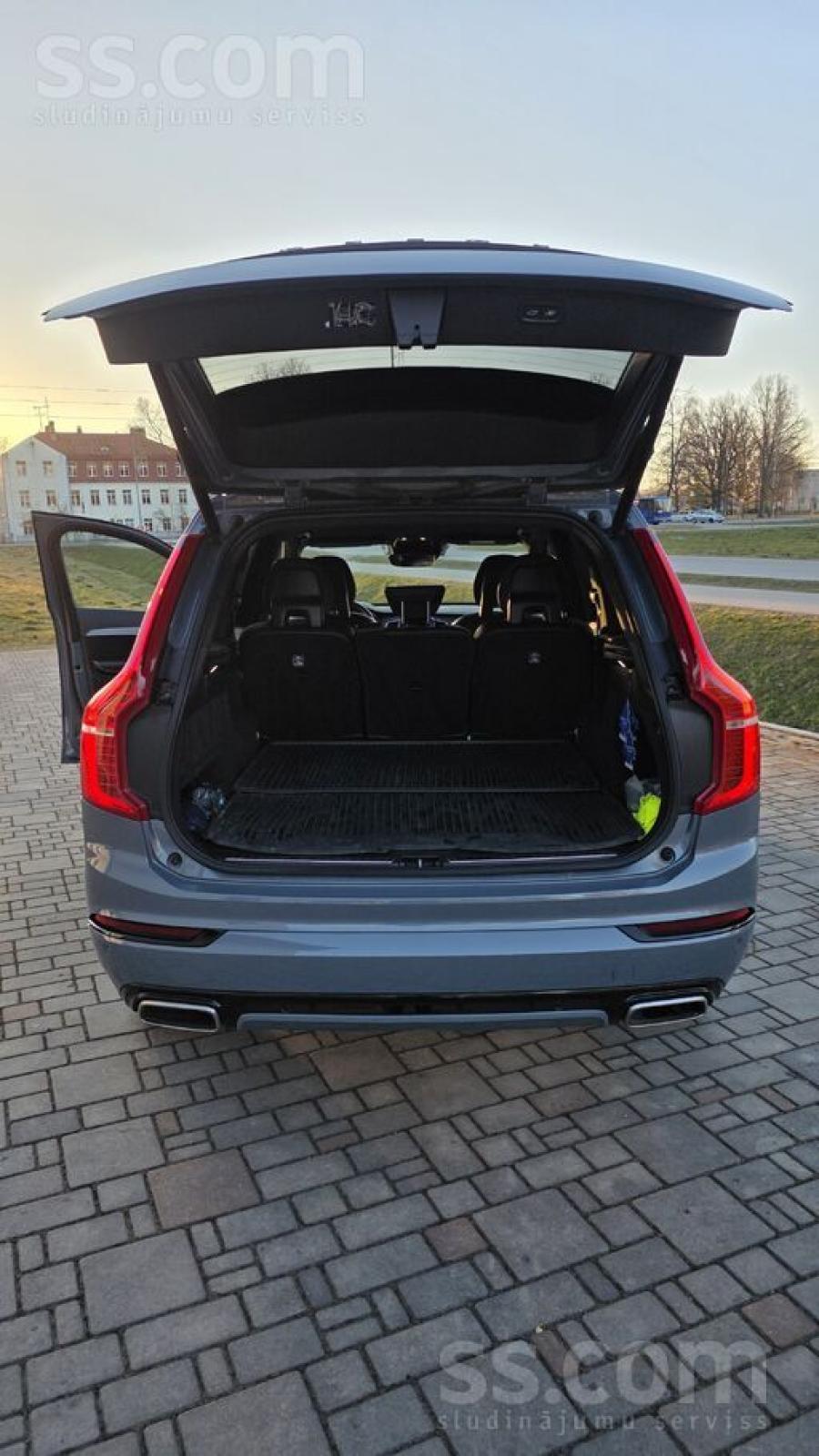 Grey Volvo XC90 2021 in Jelgava, with an engine capacity of 2.00 L and mileage of 160 thousand km for 37770 €, photo 14 on AUTOMOTO.COM.LV