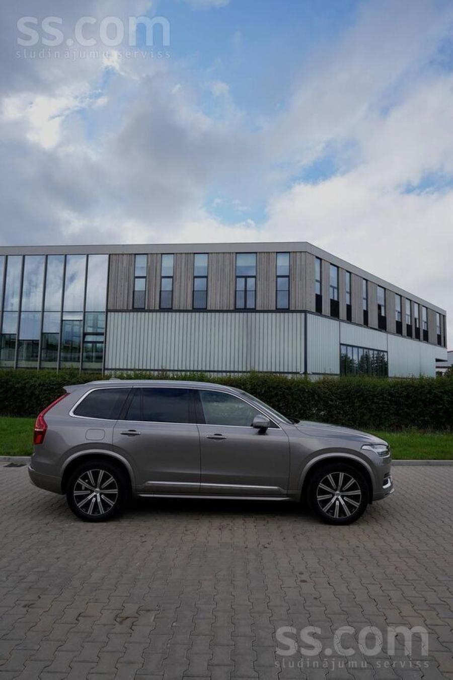 Grey Volvo XC90 2021 in Jurmala, with an engine capacity of 2.00 L and mileage of 84 thousand km for 37000 €, photo 3 on AUTOMOTO.COM.LV