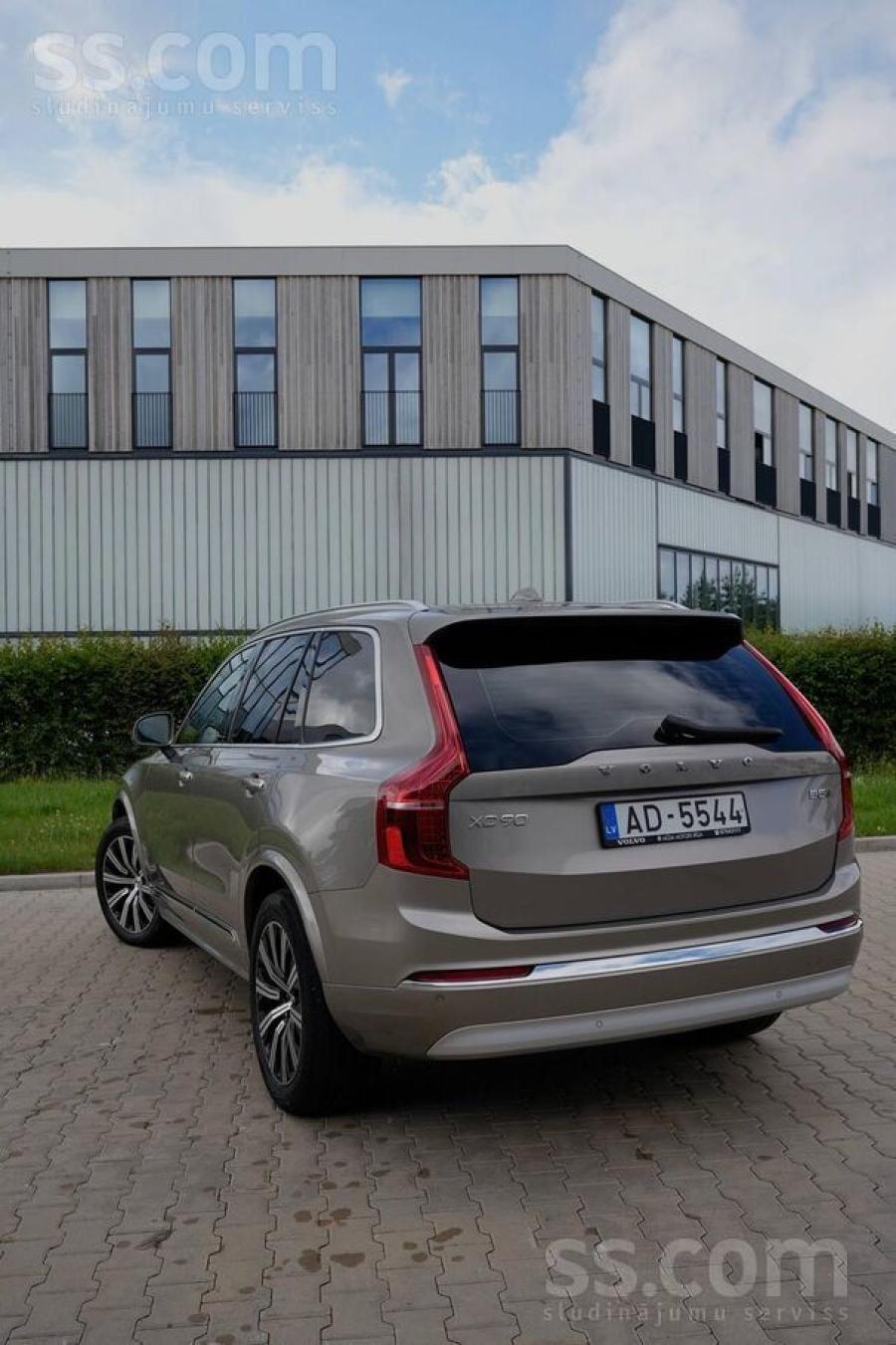 Grey Volvo XC90 2021 in Jurmala, with an engine capacity of 2.00 L and mileage of 84 thousand km for 37000 €, photo 4 on AUTOMOTO.COM.LV