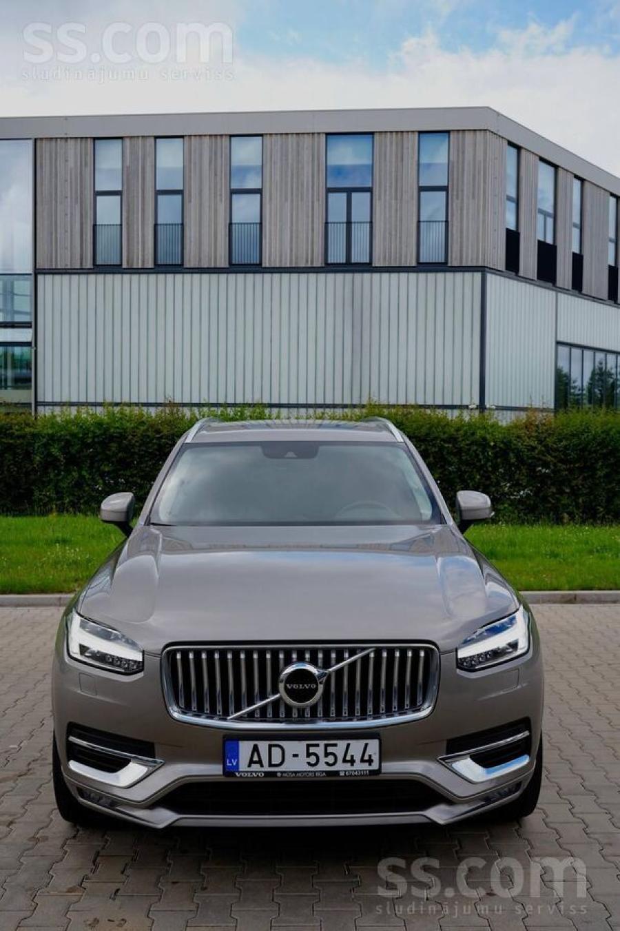 Grey Volvo XC90 2021 in Jurmala, with an engine capacity of 2.00 L and mileage of 84 thousand km for 37000 €, photo 5 on AUTOMOTO.COM.LV
