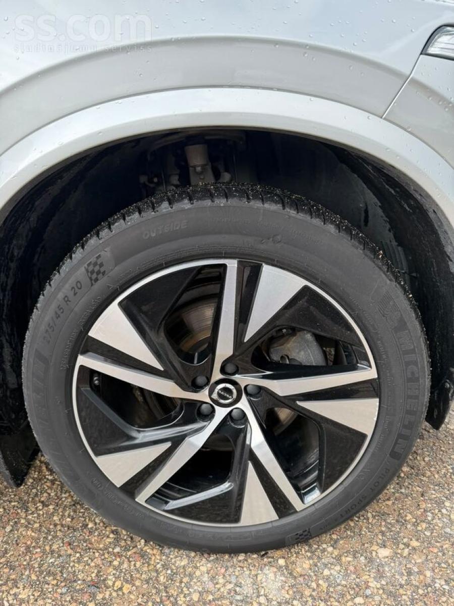 Grey Volvo XC90 2021 in Saldus, with an engine capacity of 2.00 L and mileage of 171 thousand km for 30000 €, photo 14 on AUTOMOTO.COM.LV