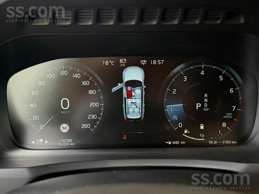 Grey Volvo XC90 2021 in Saldus, with an engine capacity of 2.00 L and mileage of 171 thousand km for 30000 €, photo 18 on AUTOMOTO.COM.LV
