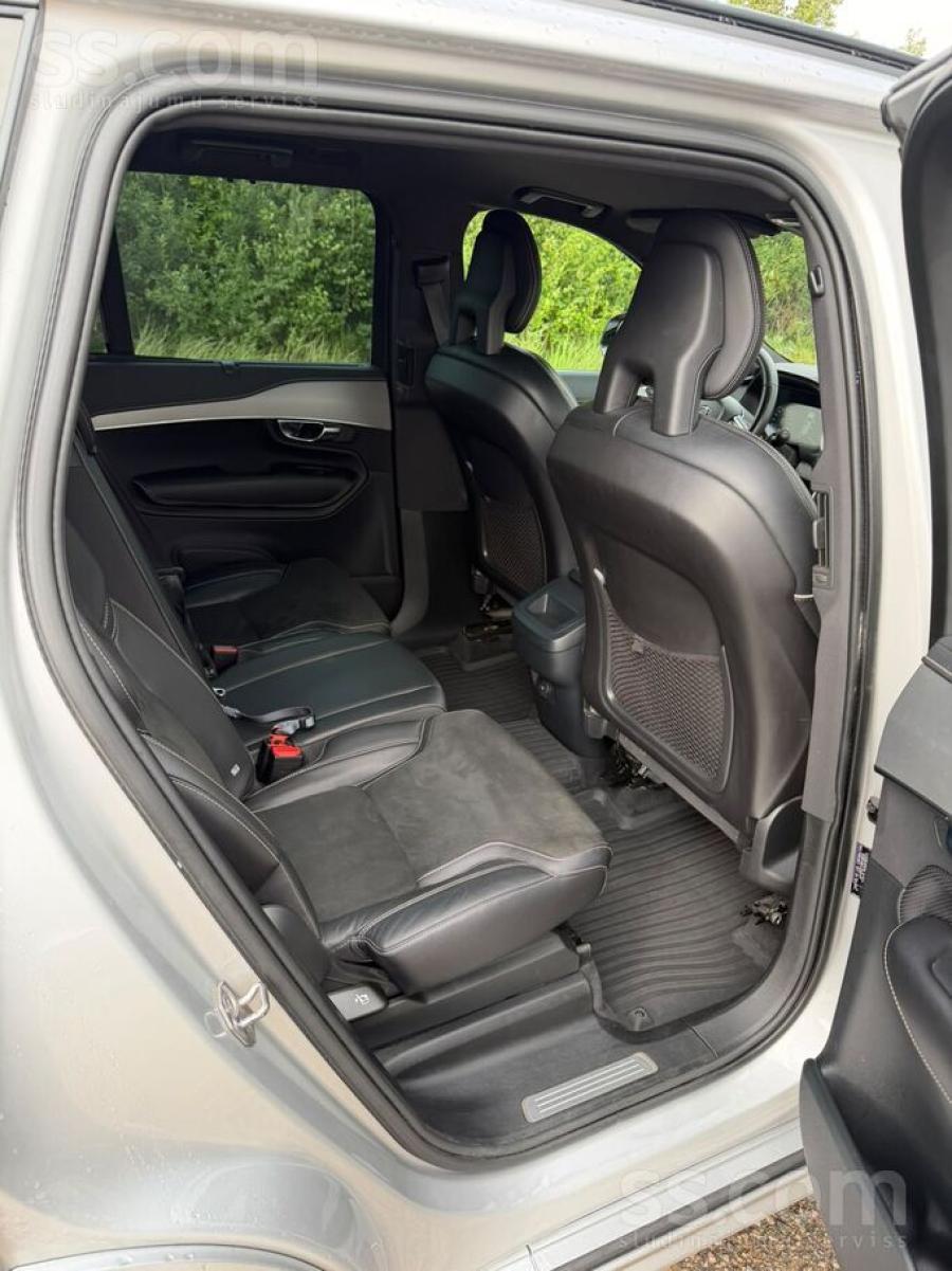 Grey Volvo XC90 2021 in Saldus, with an engine capacity of 2.00 L and mileage of 171 thousand km for 30000 €, photo 22 on AUTOMOTO.COM.LV