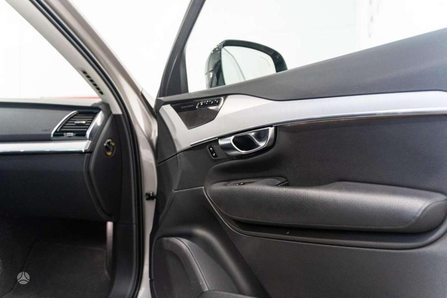 Pelēks Volvo XC90 2021 Viļņa, ar dzinēja tilpumu 1.97 L un nobraukumu 156 tūkst. km par 41900 €, foto 22 vietnē AUTOMOTO.COM.LV