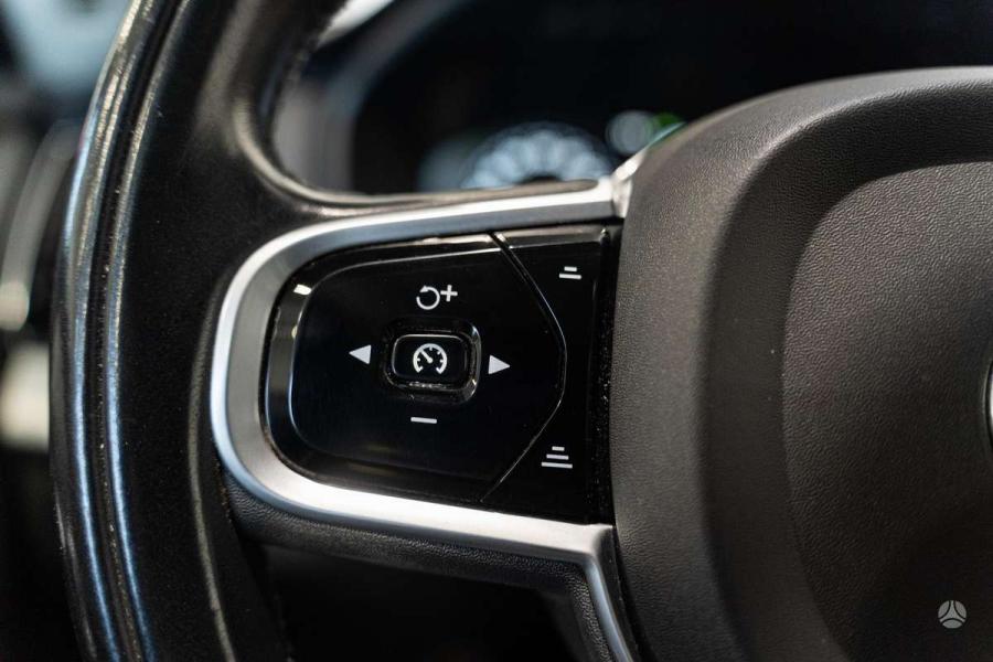 Pelēks Volvo XC90 2021 Viļņa, ar dzinēja tilpumu 1.97 L un nobraukumu 156 tūkst. km par 41900 €, foto 27 vietnē AUTOMOTO.COM.LV