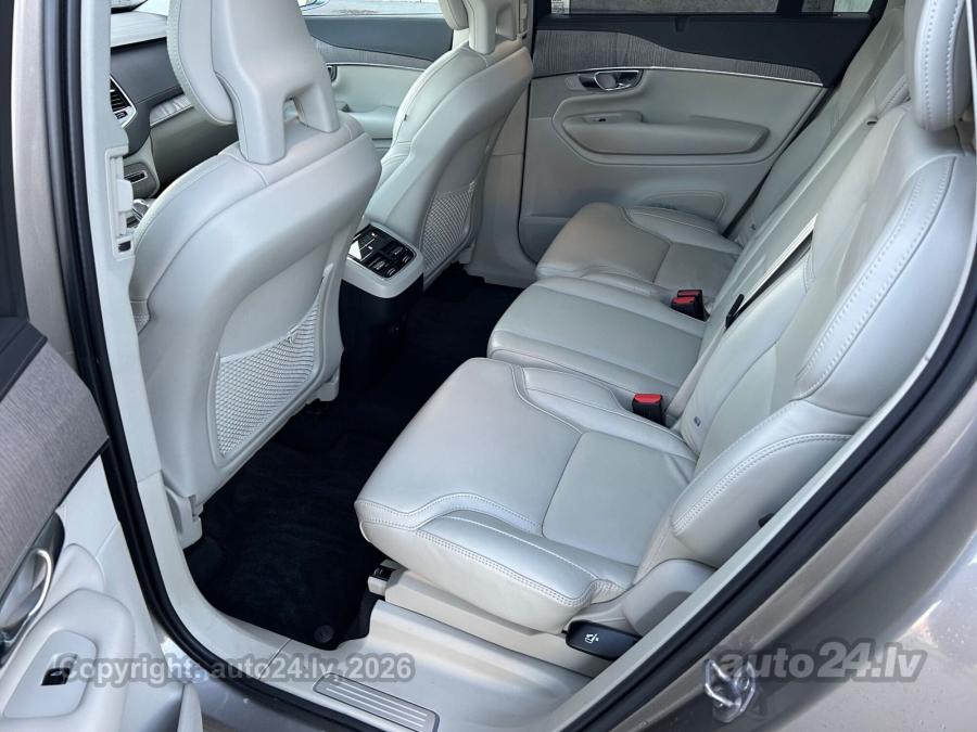 Grey Volvo XC90 2021 in Tallinn, with an engine capacity of 2.00 L and mileage of 165 thousand km for 39800 €, photo 13 on AUTOMOTO.COM.LV