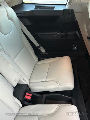 Grey Volvo XC90 2021 in Tallinn, with an engine capacity of 2.00 L and mileage of 165 thousand km for 39800 €, photo 29 on AUTOMOTO.COM.LV