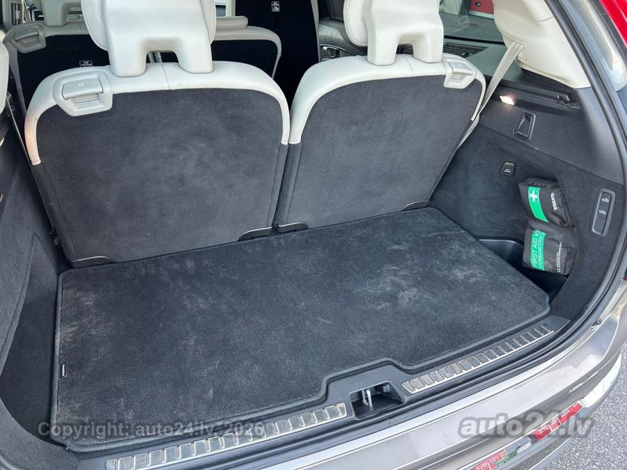 Grey Volvo XC90 2021 in Tallinn, with an engine capacity of 2.00 L and mileage of 165 thousand km for 39800 €, photo 30 on AUTOMOTO.COM.LV