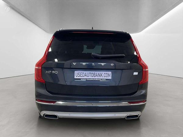 Grey Volvo XC90 2021 in Vilnius, with an engine capacity of 1.97 L and mileage of 118 thousand km for 40535 €, photo 5 on AUTOMOTO.COM.LV