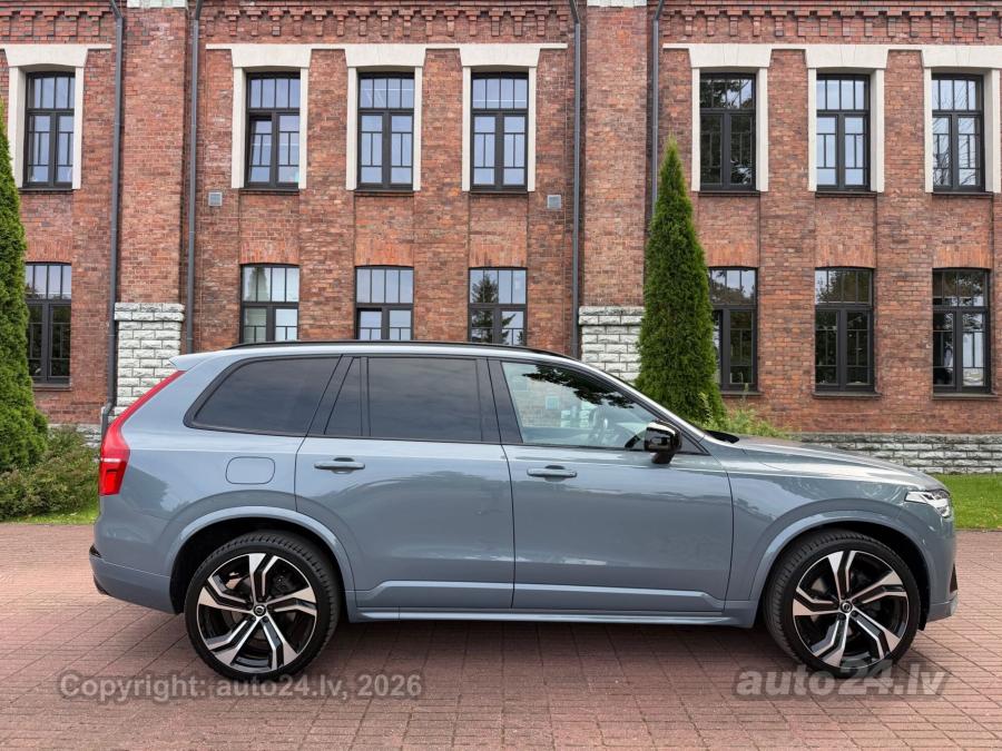 Grey Volvo XC90 2021 in Tallinn, with an engine capacity of 2.00 L and mileage of 141 thousand km for 34900 €, photo 3 on AUTOMOTO.COM.LV