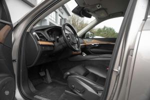 Pelēks Volvo XC90 2021 Viļņa, ar dzinēja tilpumu 1.97 L un nobraukumu 190 tūkst. km par 32790 €, foto 4 vietnē AUTOMOTO.COM.LV
