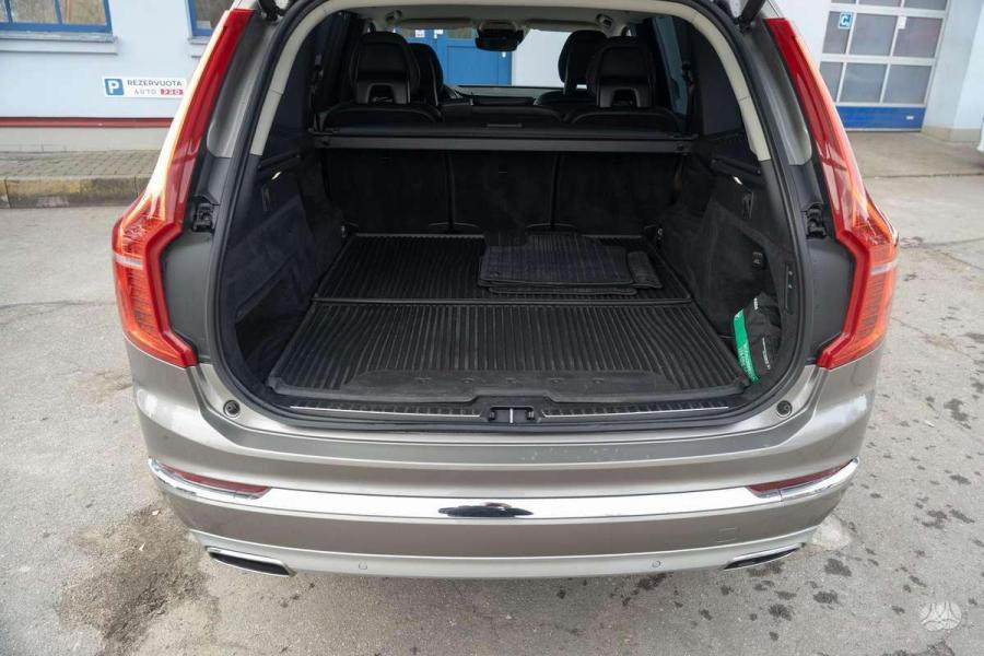 Pelēks Volvo XC90 2021 Viļņa, ar dzinēja tilpumu 1.97 L un nobraukumu 190 tūkst. km par 32790 €, foto 12 vietnē AUTOMOTO.COM.LV