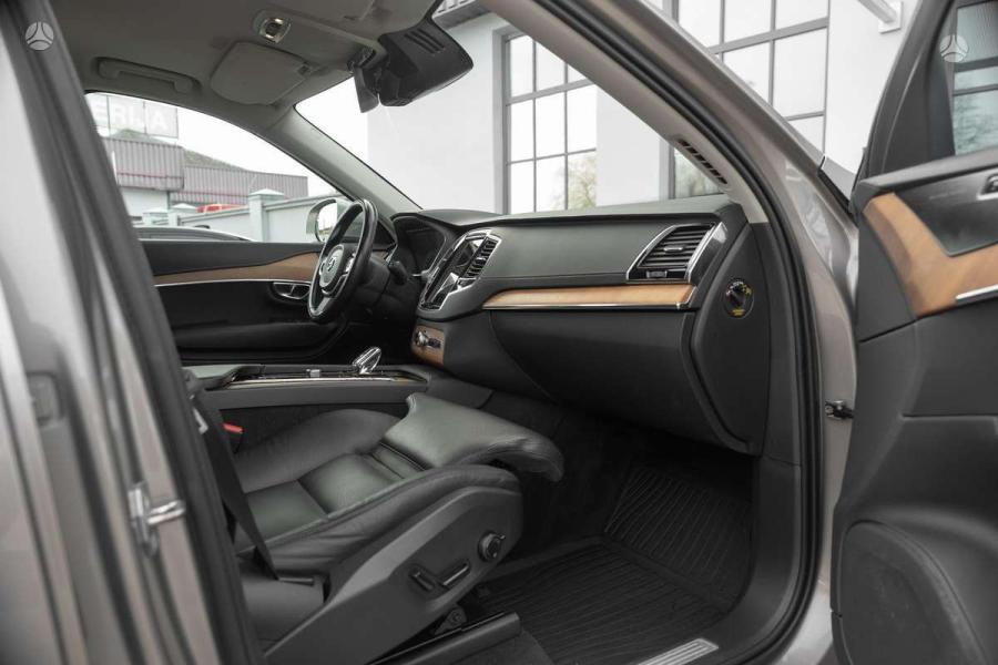 Pelēks Volvo XC90 2021 Viļņa, ar dzinēja tilpumu 1.97 L un nobraukumu 190 tūkst. km par 32790 €, foto 19 vietnē AUTOMOTO.COM.LV