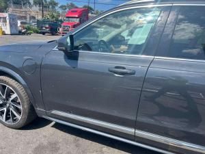 Grey Volvo XC90 2021 in Siauliai, with an engine capacity of 1.97 L and mileage of 269 thousand km for 18700 €, photo 5 on AUTOMOTO.COM.LV
