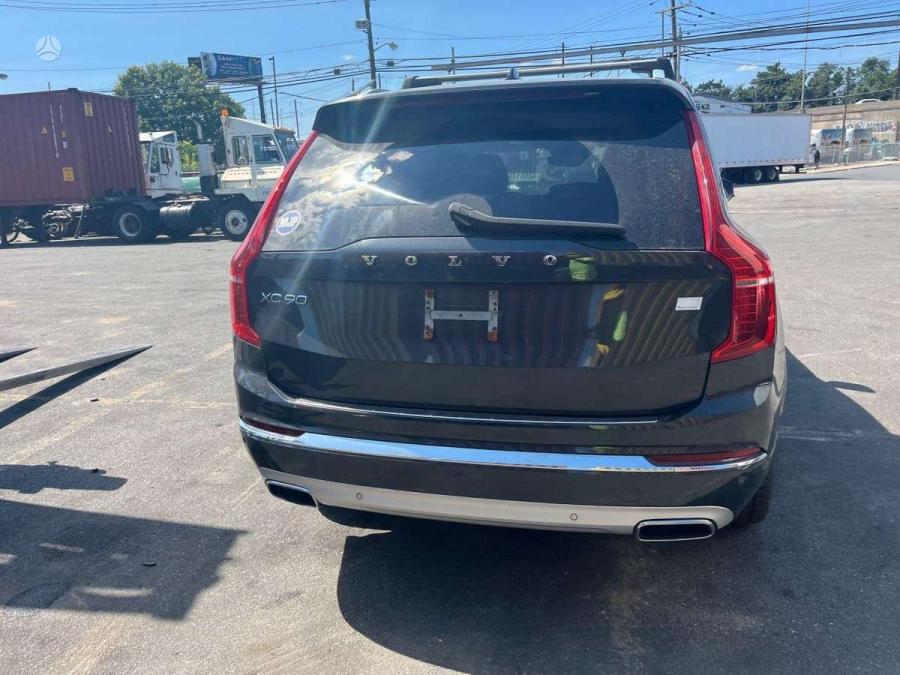 Grey Volvo XC90 2021 in Siauliai, with an engine capacity of 1.97 L and mileage of 269 thousand km for 18700 €, photo 8 on AUTOMOTO.COM.LV