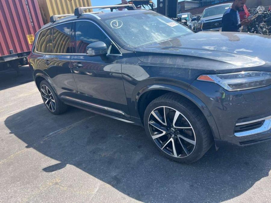 Grey Volvo XC90 2021 in Siauliai, with an engine capacity of 1.97 L and mileage of 269 thousand km for 18700 €, photo 10 on AUTOMOTO.COM.LV