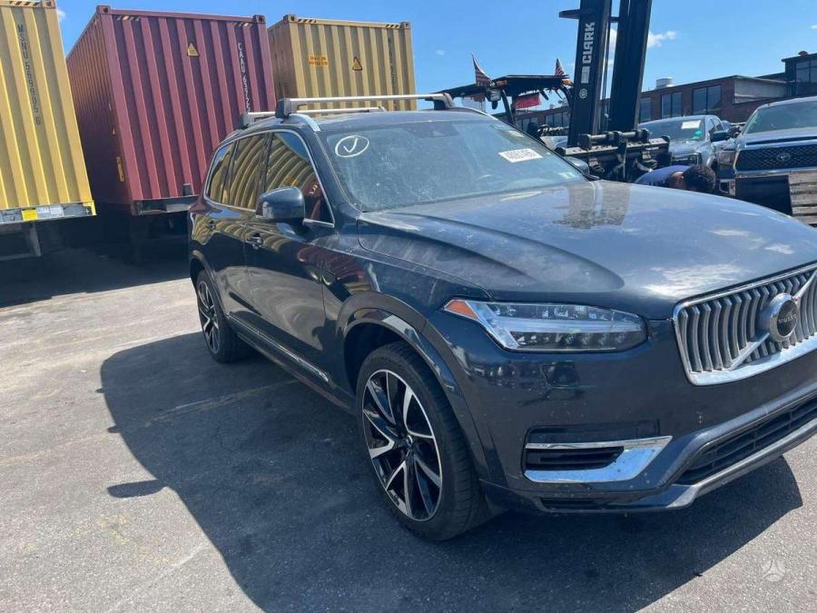 Grey Volvo XC90 2021 in Siauliai, with an engine capacity of 1.97 L and mileage of 269 thousand km for 18700 €, photo 12 on AUTOMOTO.COM.LV