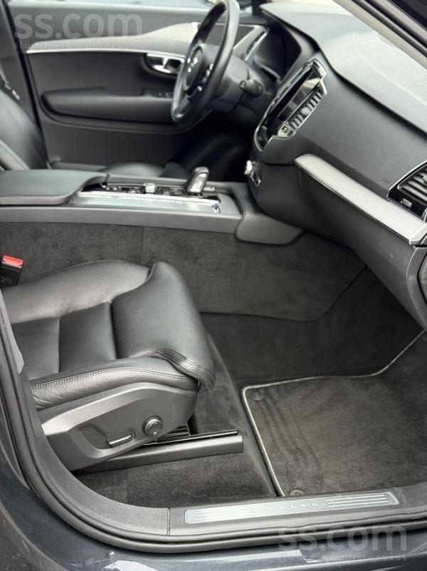 Grey Volvo XC90 2021 in Riga, with an engine capacity of 2.00 L and mileage of 0 thousand km for 34800 €, photo 6 on AUTOMOTO.COM.LV