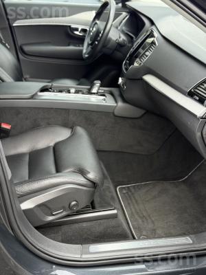 Grey Volvo XC90 2021 in Riga, with an engine capacity of 2.00 L and mileage of 0 thousand km for 34800 €, photo 6 on AUTOMOTO.COM.LV