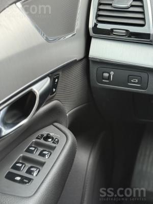 Grey Volvo XC90 2021 in Riga, with an engine capacity of 2.00 L and mileage of 0 thousand km for 34800 €, photo 16 on AUTOMOTO.COM.LV