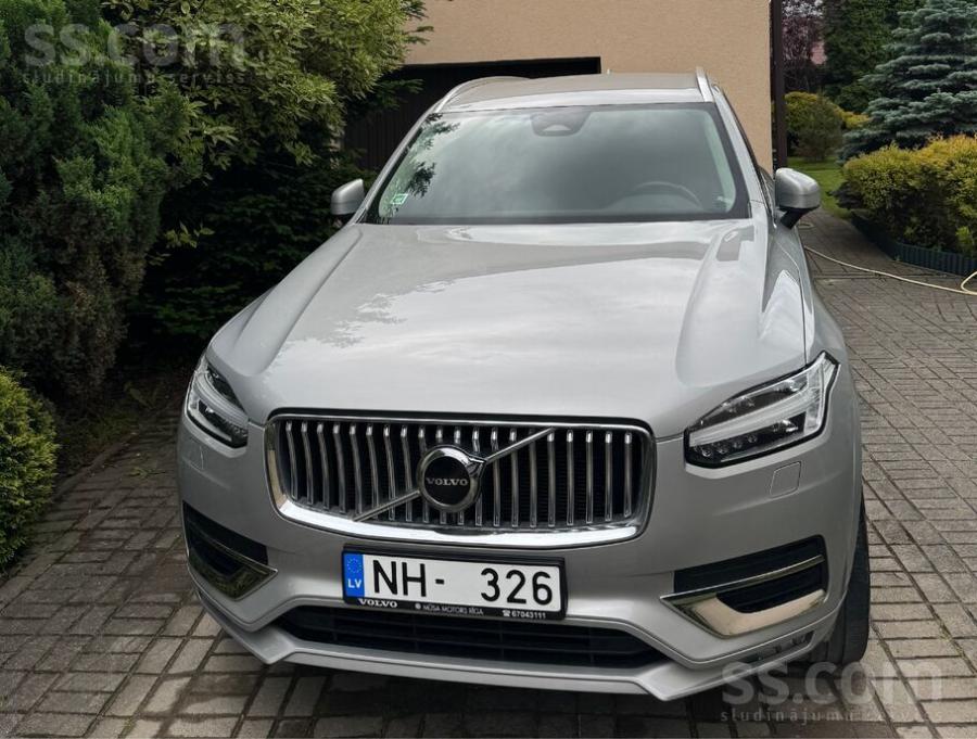 Pelēks Volvo XC90 2022 Liepāja, ar dzinēja tilpumu 2.00 L un nobraukumu 28 tūkst. km par 47200 €, foto 1 vietnē AUTOMOTO.COM.LV