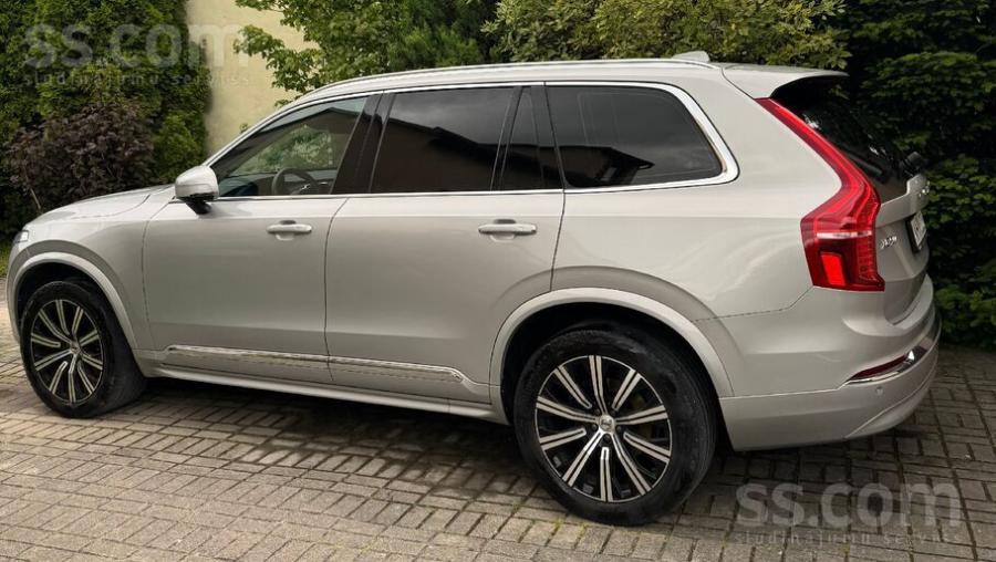 Pelēks Volvo XC90 2022 Liepāja, ar dzinēja tilpumu 2.00 L un nobraukumu 28 tūkst. km par 47200 €, foto 3 vietnē AUTOMOTO.COM.LV