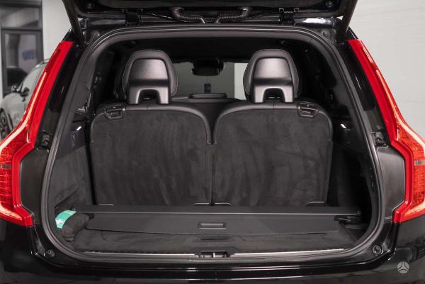Grey Volvo XC90 2022 in Kaunas, with an engine capacity of 1.97 L and mileage of 183 thousand km for 36450 €, photo 11 on AUTOMOTO.COM.LV