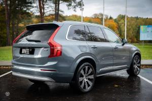 Grey Volvo XC90 2022 in Vilnius, with an engine capacity of 1.97 L and mileage of 42 thousand km for 41990 €, photo 6 on AUTOMOTO.COM.LV