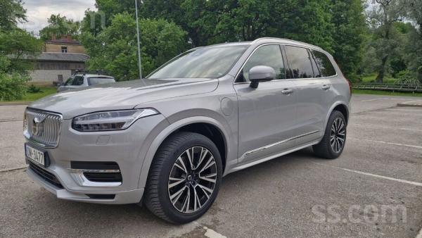 Pelēks Volvo XC90 2022 Saldus, ar dzinēja tilpumu 2.00 L un nobraukumu 80 tūkst. km par 47000 €, foto 2 vietnē AUTOMOTO.COM.LV