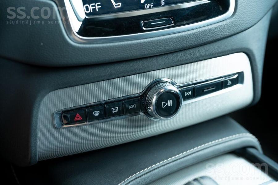 Pelēks Volvo XC90 2022 Rīga, ar dzinēja tilpumu 2.00 L un nobraukumu 85 tūkst. km par 40900 €, foto 17 vietnē AUTOMOTO.COM.LV