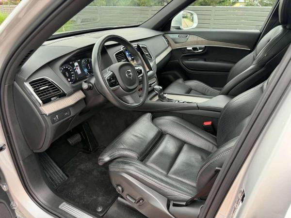 Pelēks Volvo XC90 2022 Prienai, ar dzinēja tilpumu 1.97 L un nobraukumu 36 tūkst. km par 33900 €, foto 9 vietnē AUTOMOTO.COM.LV