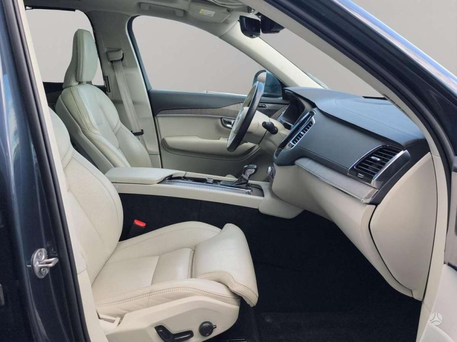 Grey Volvo XC90 2022 in Vilnius, with an engine capacity of 2.00 L and mileage of 103 thousand km for 31999 €, photo 10 on AUTOMOTO.COM.LV