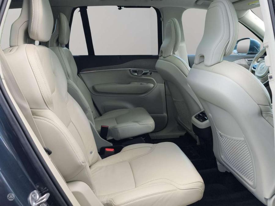 Grey Volvo XC90 2022 in Vilnius, with an engine capacity of 2.00 L and mileage of 103 thousand km for 31999 €, photo 12 on AUTOMOTO.COM.LV