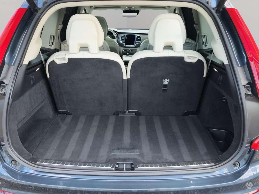 Grey Volvo XC90 2022 in Vilnius, with an engine capacity of 2.00 L and mileage of 103 thousand km for 31999 €, photo 13 on AUTOMOTO.COM.LV