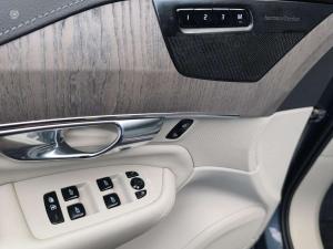 Grey Volvo XC90 2022 in Vilnius, with an engine capacity of 2.00 L and mileage of 103 thousand km for 31999 €, photo 19 on AUTOMOTO.COM.LV
