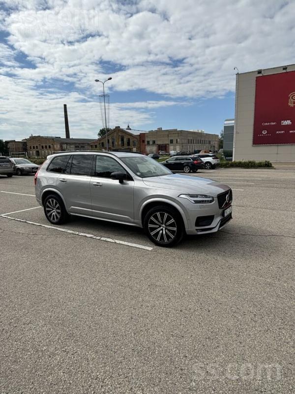 Pelēks Volvo XC90 2022 Rīga, ar dzinēja tilpumu 2.00 L un nobraukumu 65 tūkst. km par 45000 €, foto 1 vietnē AUTOMOTO.COM.LV