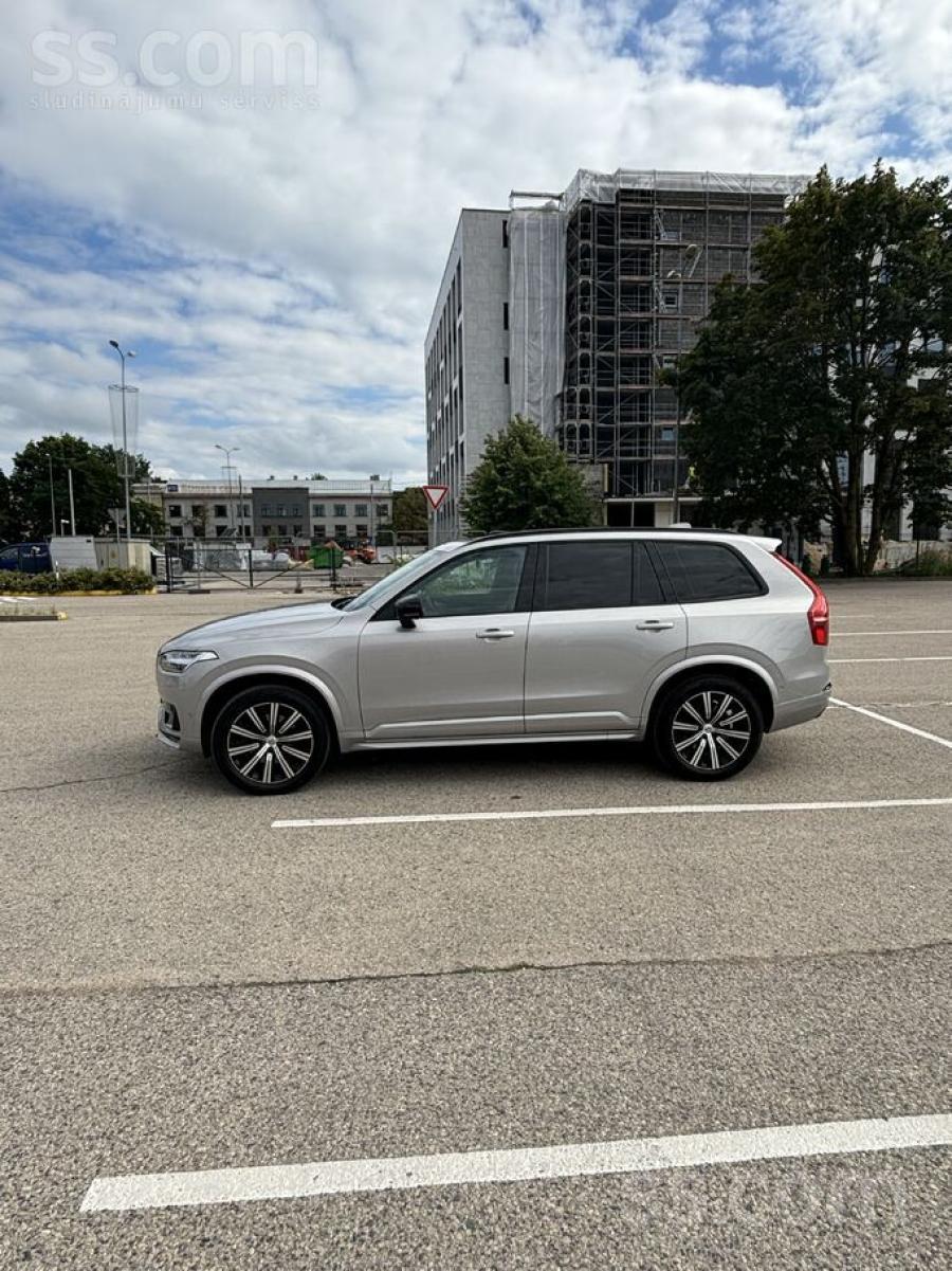 Grey Volvo XC90 2022 in Riga, with an engine capacity of 2.00 L and mileage of 65 thousand km for 45000 €, photo 3 on AUTOMOTO.COM.LV