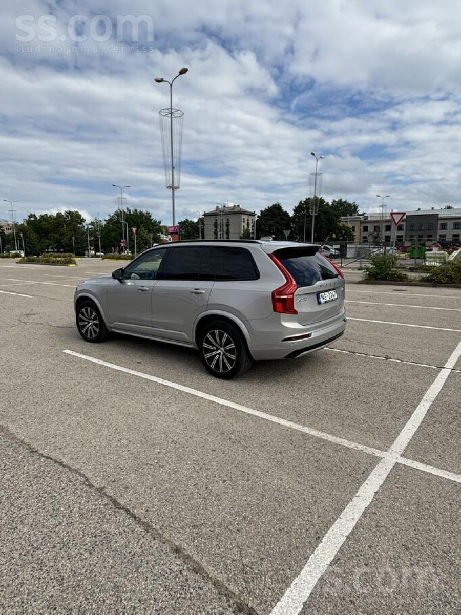 Grey Volvo XC90 2022 in Riga, with an engine capacity of 2.00 L and mileage of 65 thousand km for 45000 €, photo 4 on AUTOMOTO.COM.LV