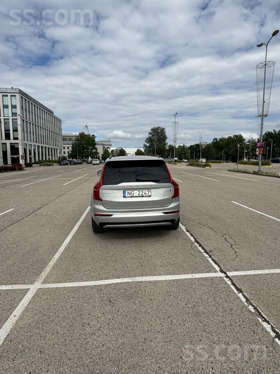 Grey Volvo XC90 2022 in Riga, with an engine capacity of 2.00 L and mileage of 65 thousand km for 45000 €, photo 6 on AUTOMOTO.COM.LV