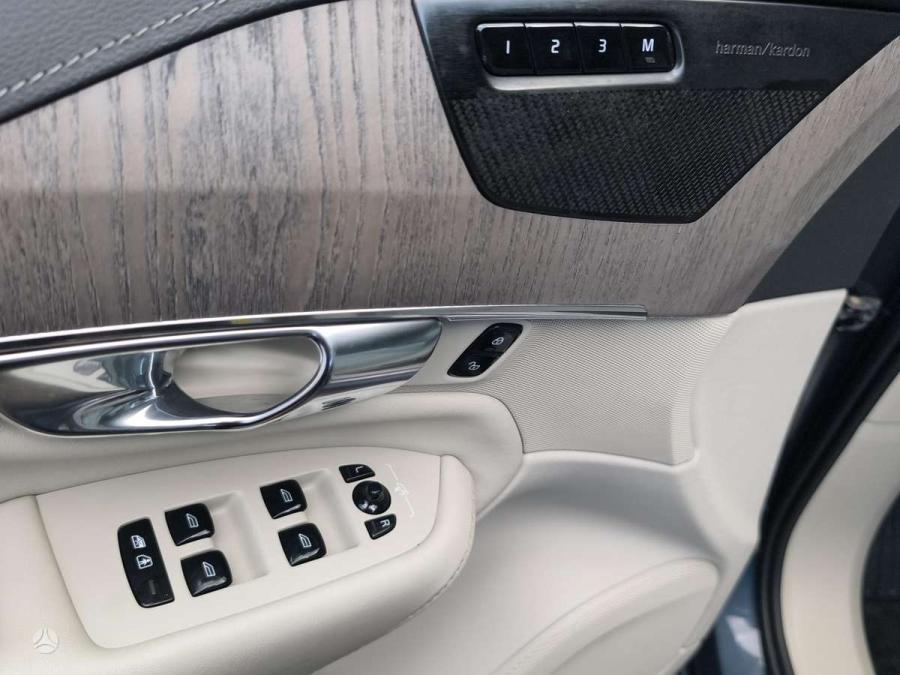 Grey Volvo XC90 2022 in Vilnius, with an engine capacity of 2.00 L and mileage of 103 thousand km for 31999 €, photo 19 on AUTOMOTO.COM.LV