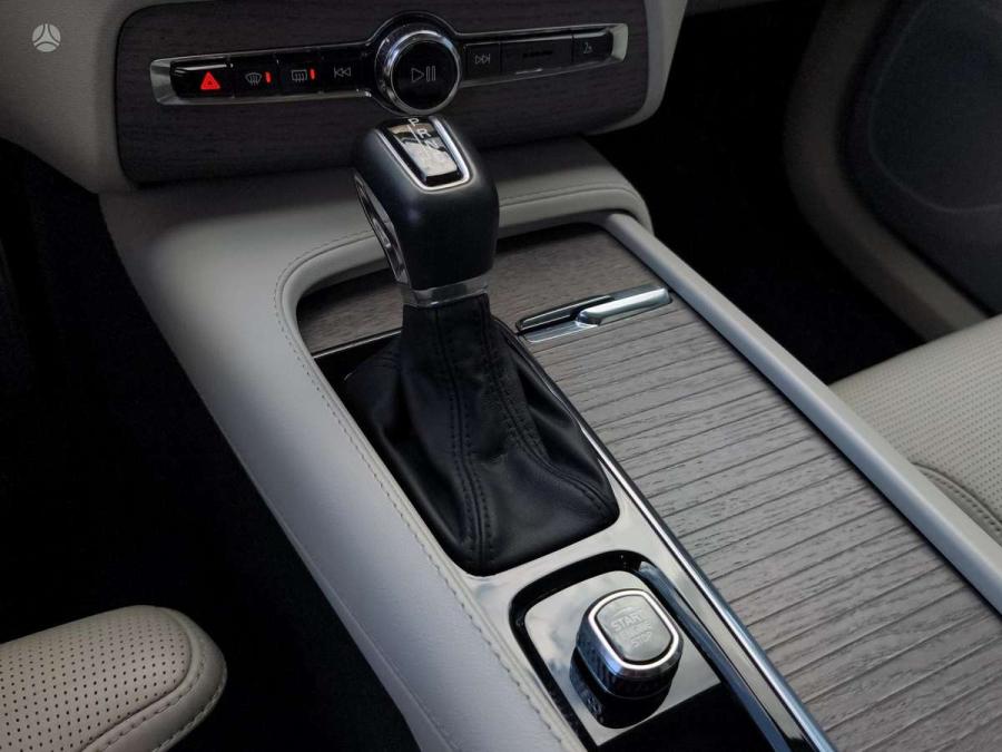 Grey Volvo XC90 2022 in Vilnius, with an engine capacity of 2.00 L and mileage of 103 thousand km for 31999 €, photo 21 on AUTOMOTO.COM.LV