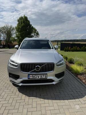 Grey Volvo XC90 2022 in Vilnius, with an engine capacity of 1.97 L and mileage of 124 thousand km for 45980 €, photo  on AUTOMOTO.COM.LV